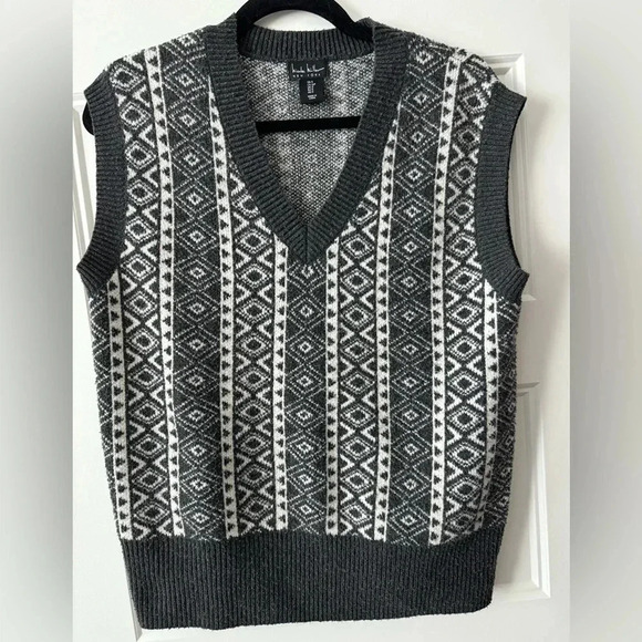 Nicole Miller | Sweaters | Nicole Miller Sweater Vest | Poshmark